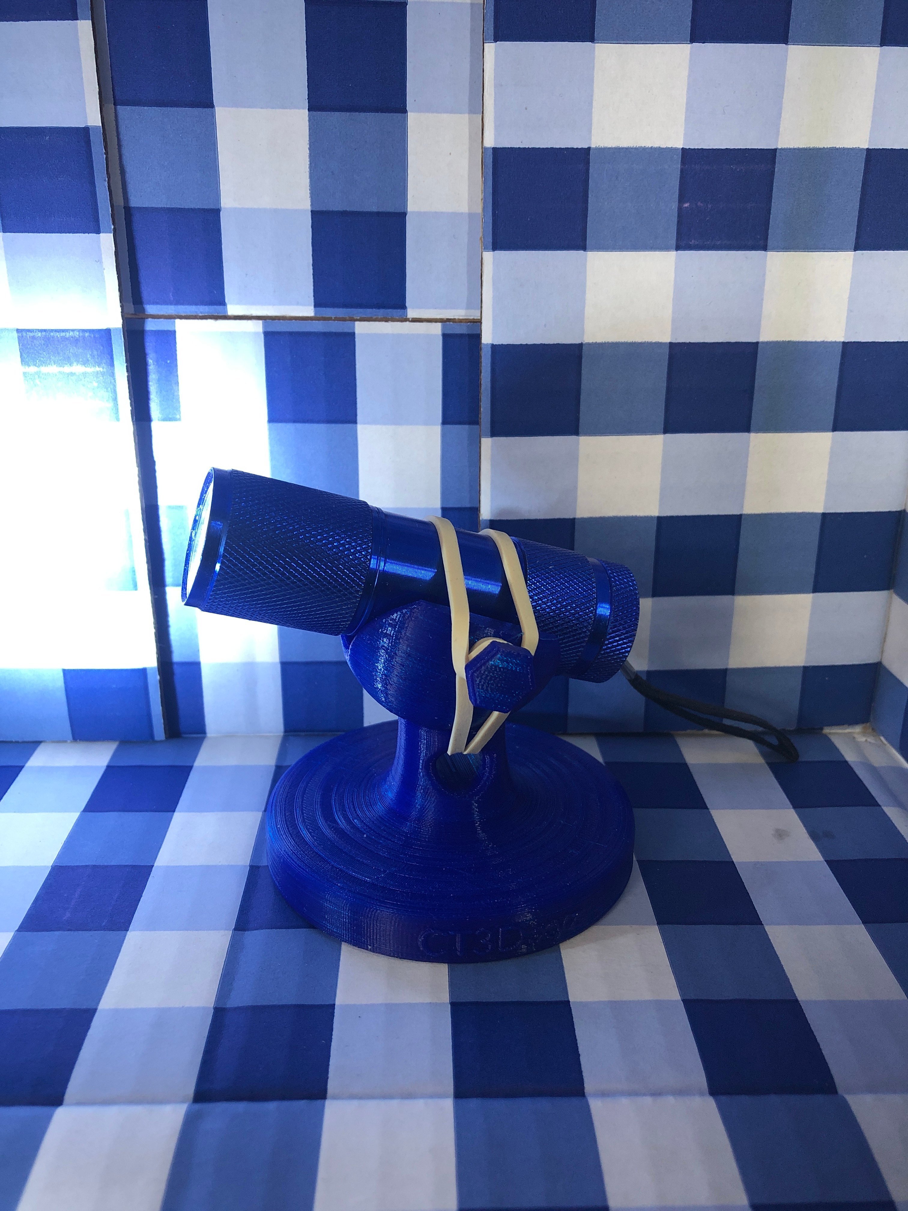 3D print Universal 3D-printable flashlight stand・Cults