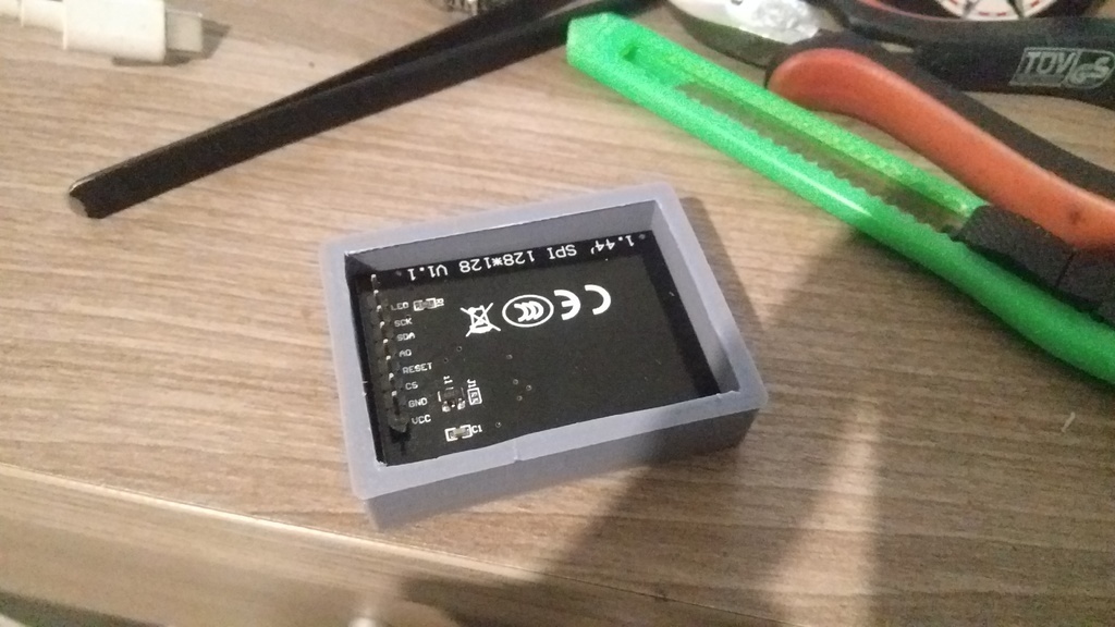 📦 1.44 TFT Enclosure (minimal)・Free STL File for ・Cults