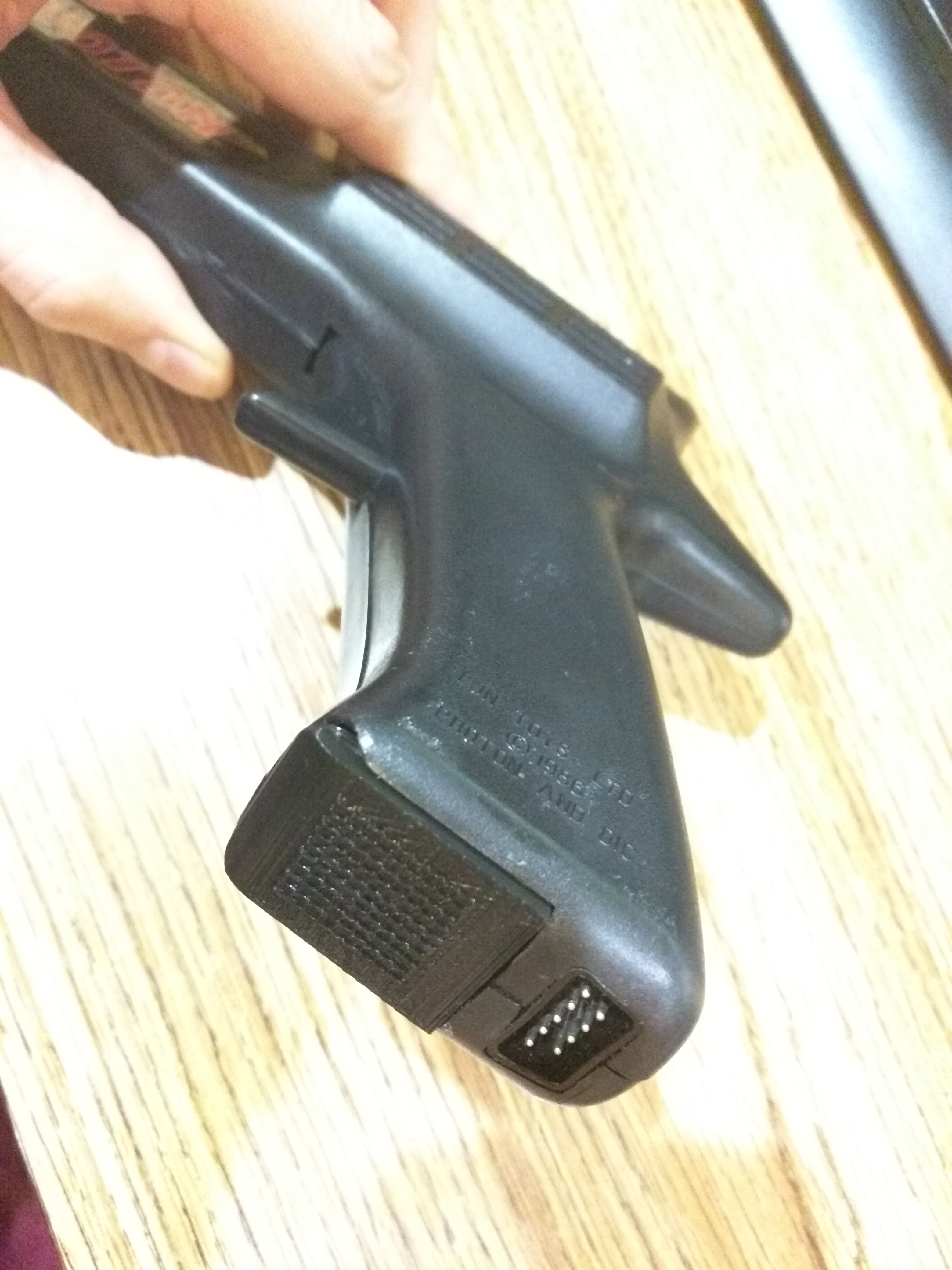 Fichier STL gratuit Couvercle de pile pour Photon Gun 1986 Laser Tag ...