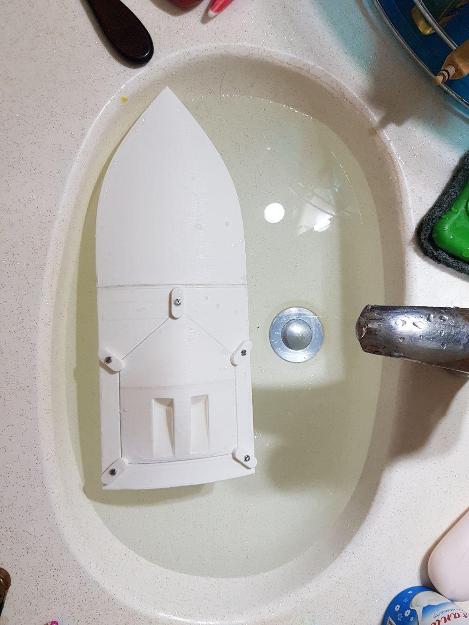 STL file Easy Speedboat RC 🚤 ・3D printable model to download・Cults