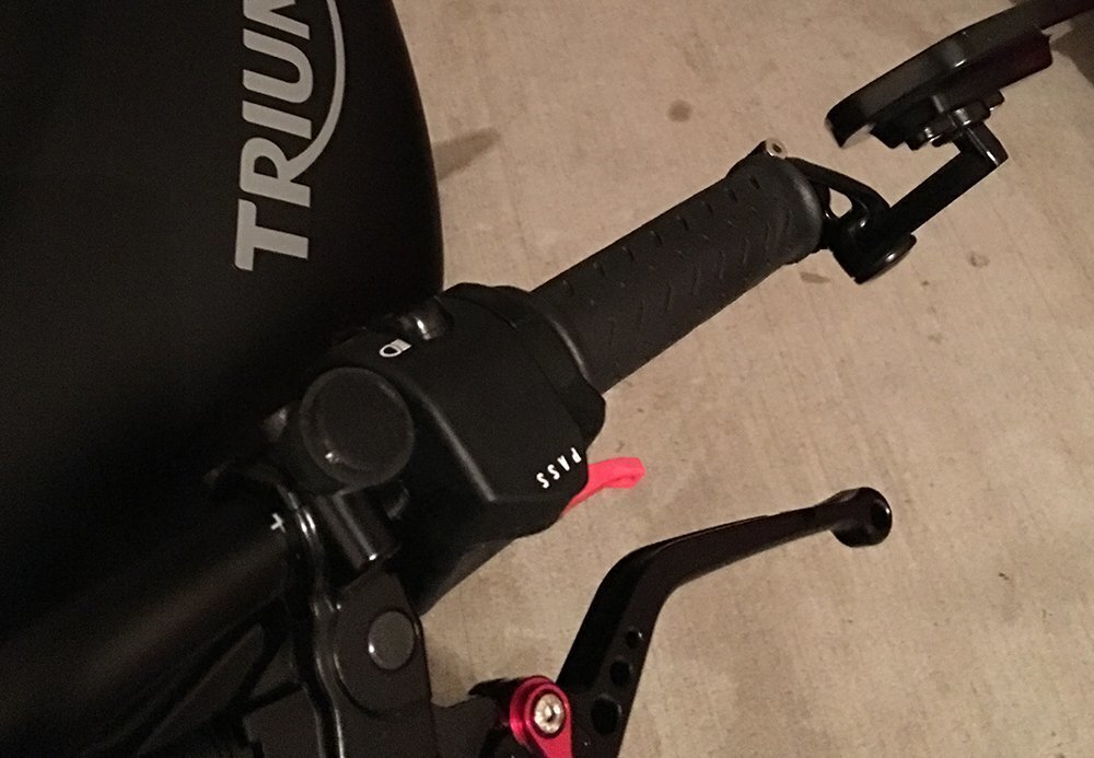 🪞 Triumph Street Triple Mirror Hole Cover / Cap・Free STL File for ・Cults