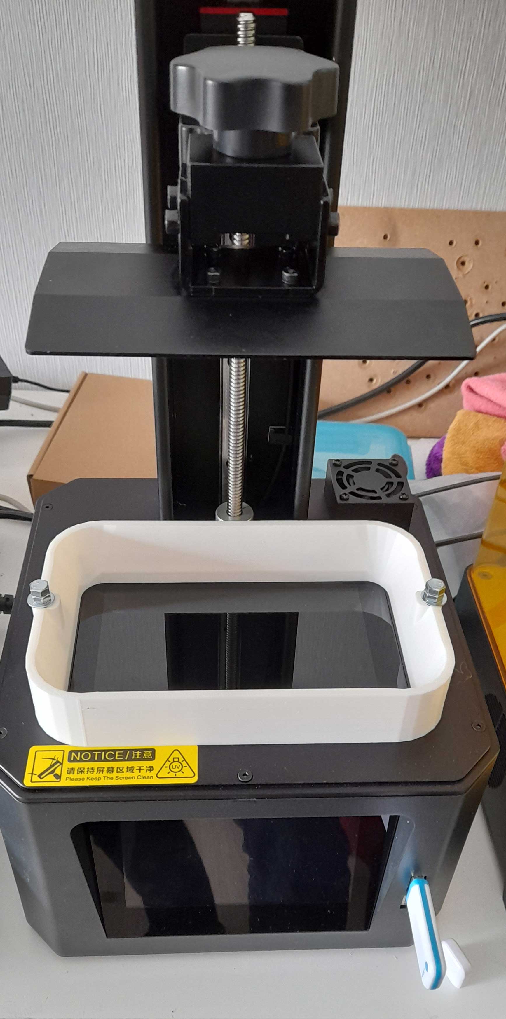 STL file Halot One Creality resin tank 🪖 ・Template to download and 3D ...