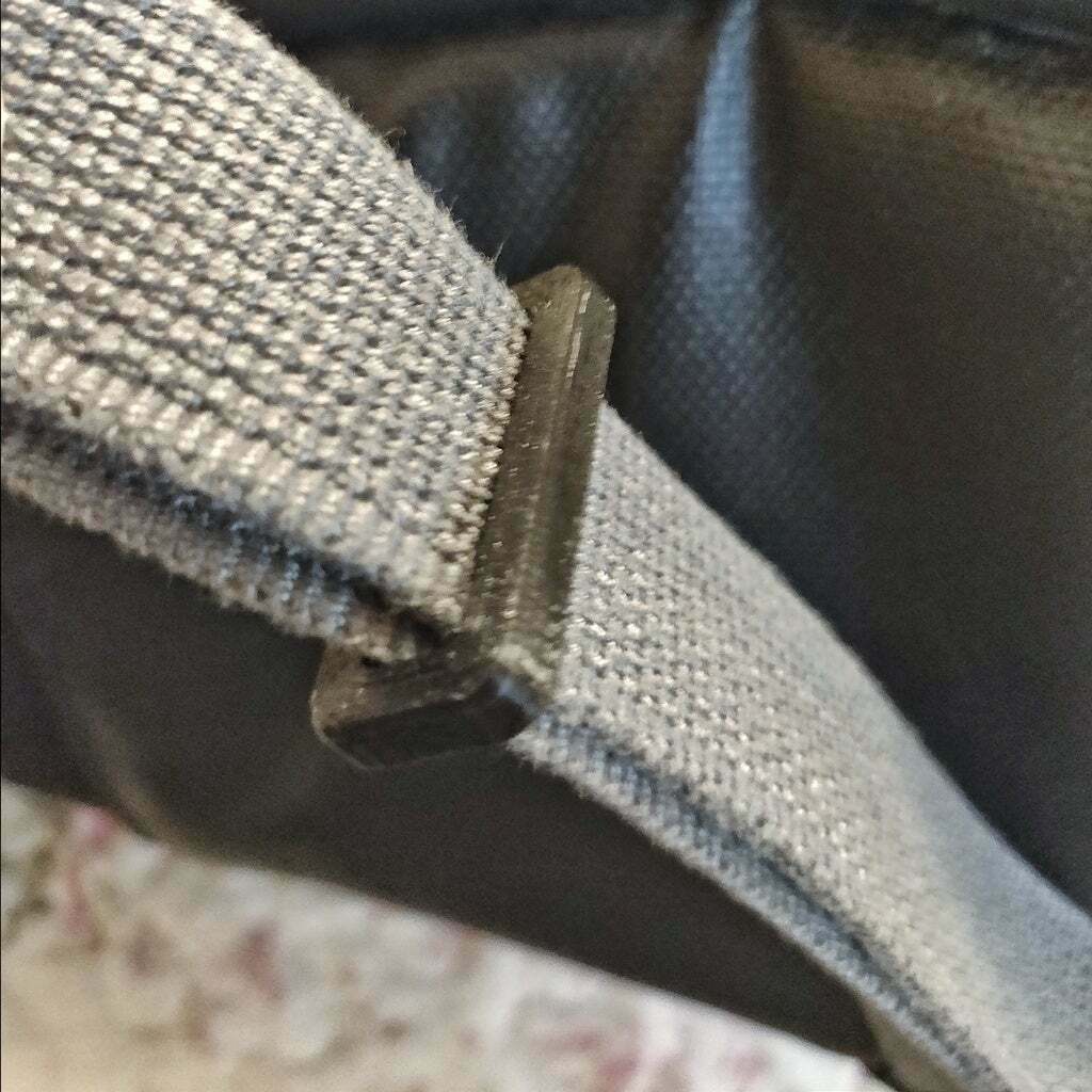 Free STL file Oneplus Travel backpack clip 🎒 ・3D print model to ...