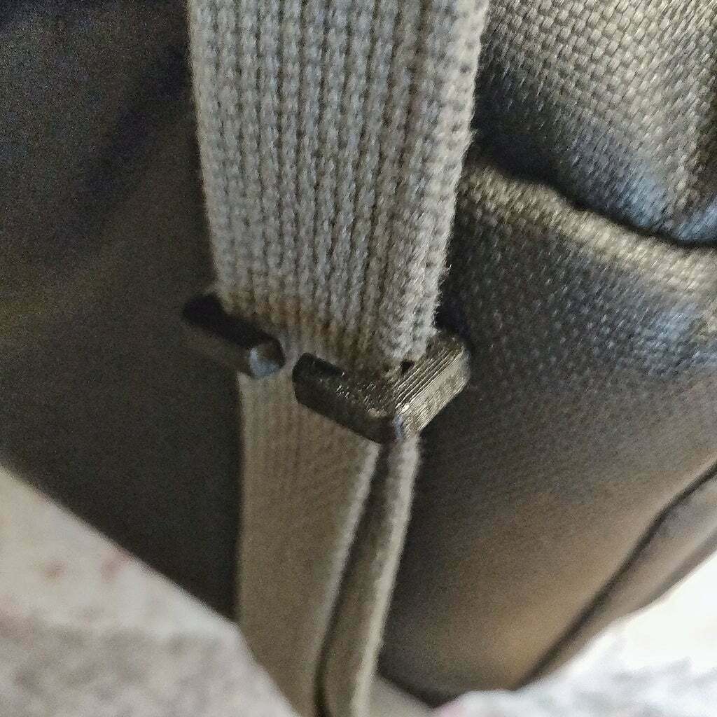 Free STL file Oneplus Travel backpack clip 🎒 ・3D print model to ...