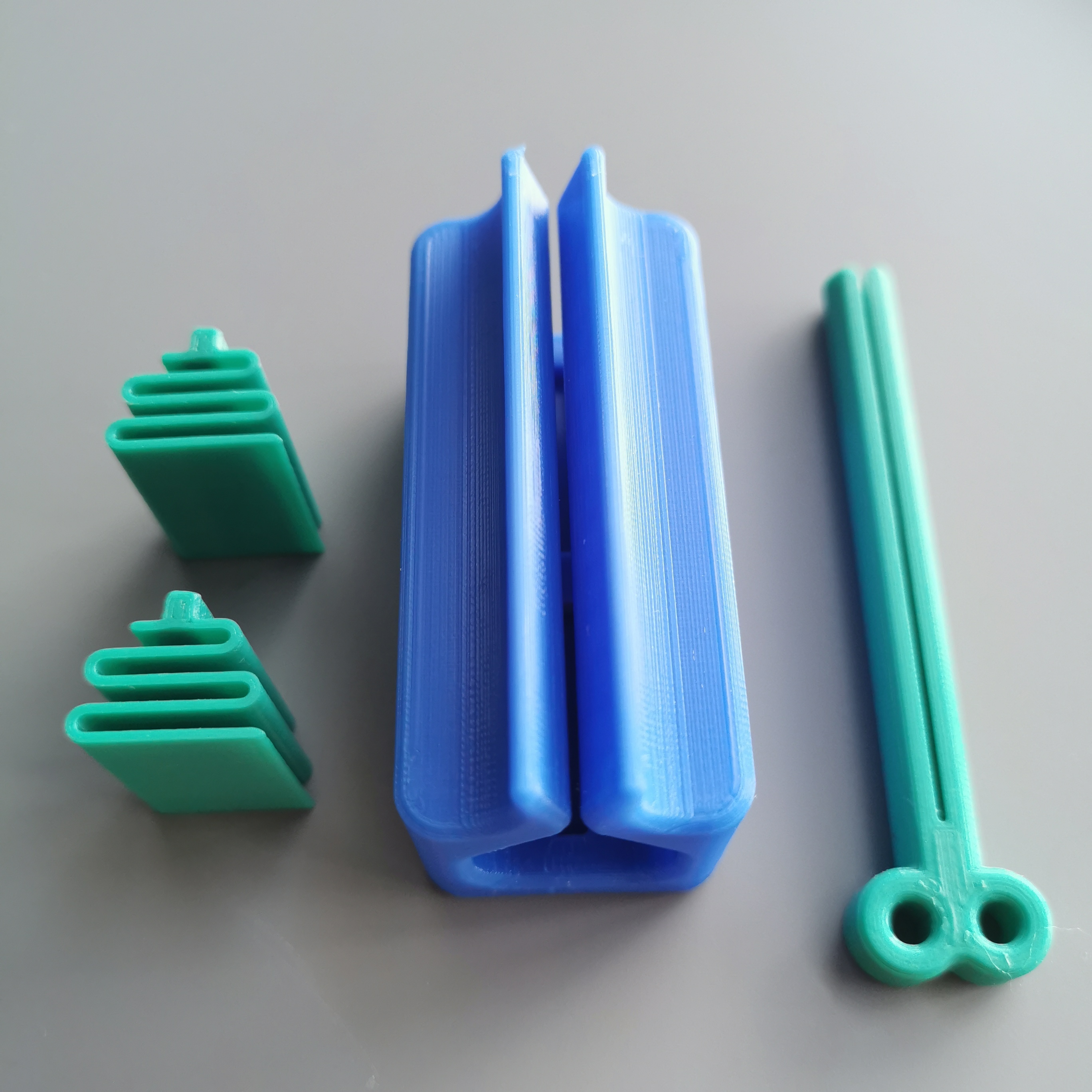 STL file TOOTHPASTE TUBE SQUEEZER 🪥 ・Model to download and 3D print・Cults