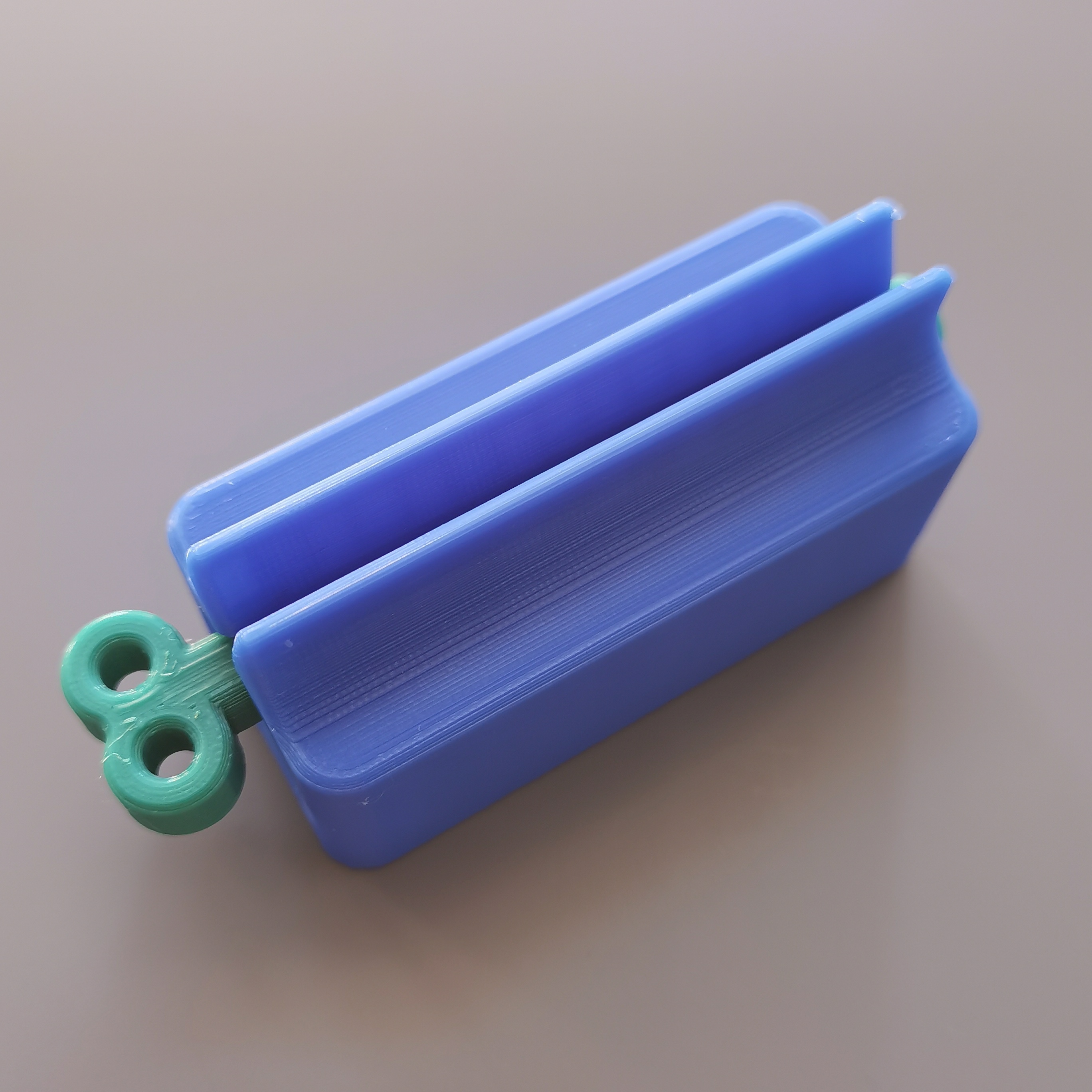 STL file TOOTHPASTE TUBE SQUEEZER 🪥 ・Model to download and 3D print・Cults