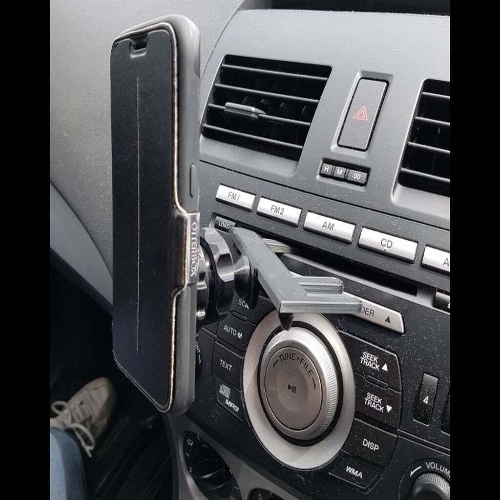 🚗 Car CD slot magnetic phone holder・Free STL File for ・Cults