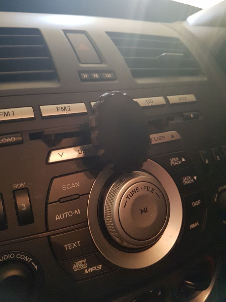 🚗 Simple Car CD-slot Magnetic Phone Holder・Free STL File for ・Cults