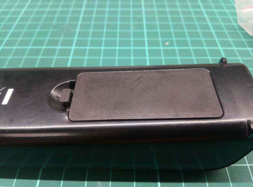 Free STL file ECG TV remote controler battery cover 🔋 ・3D printable ...