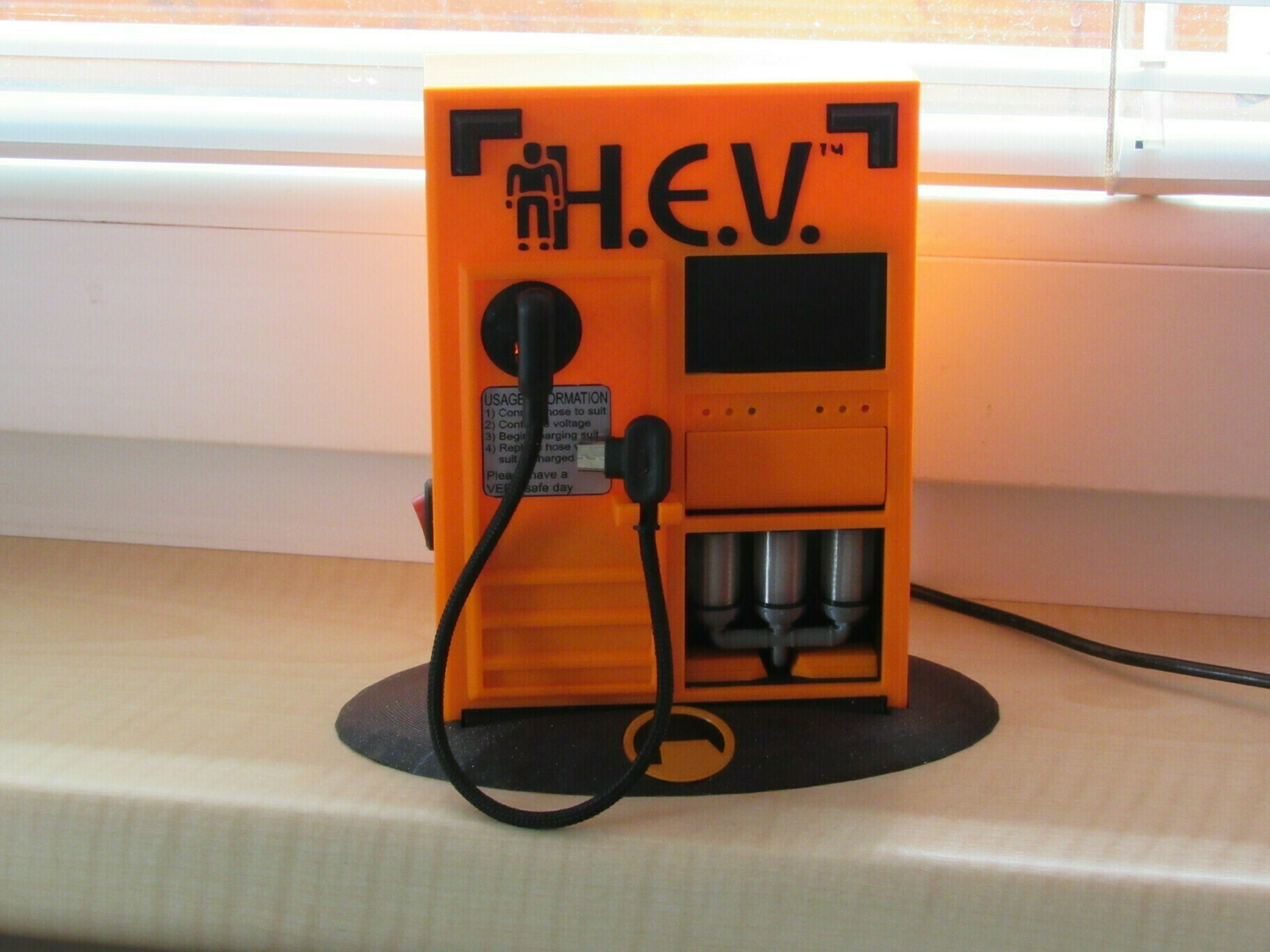 🚁 BlackMesa HEV QC3 Charger・ STL File for 3D printing・Cults