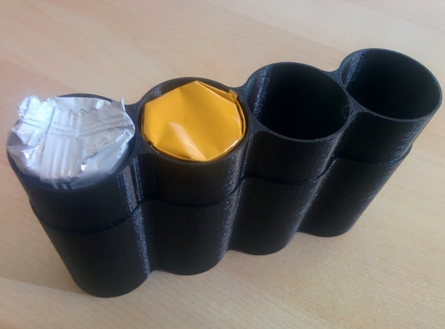 Free 3D file 120 Film Container / Canister with Clips 📽️ ・3D printable ...