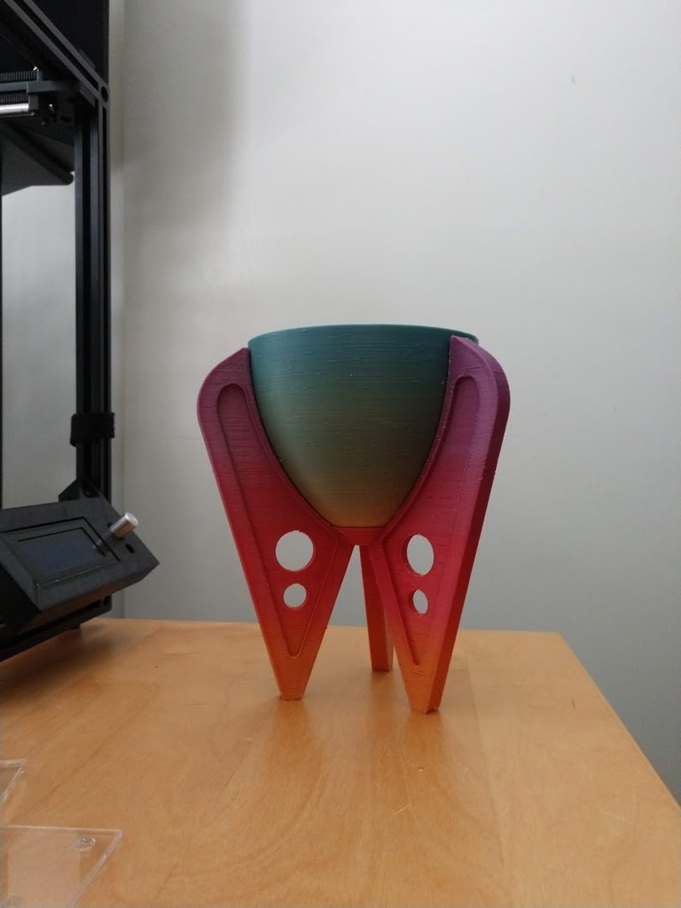 🪴 Fallout 4 inspired Raygun Gothic Planter / Pot・Free 3D File for ・Cults