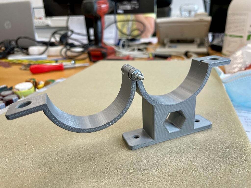 👽 Hose, tube, pipe holder・Free STL File for ・Cults