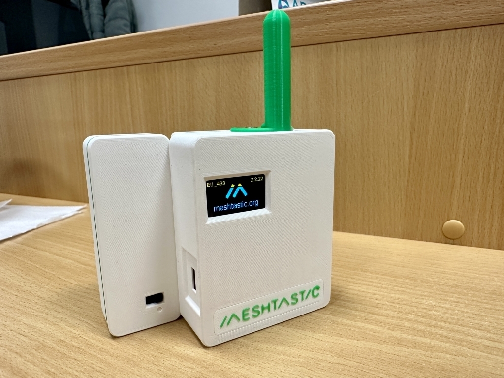 Free 3D file Meshtastic case 🔋 ・3D printing idea to download・Cults