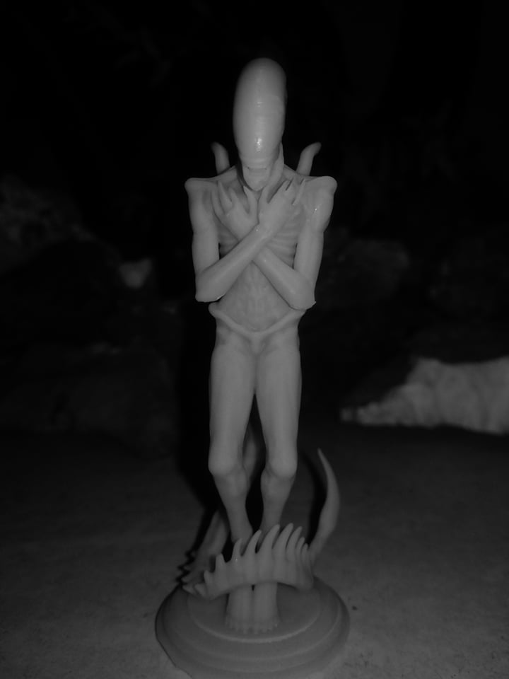 👽 Alien statue・ STL File for ・Cults