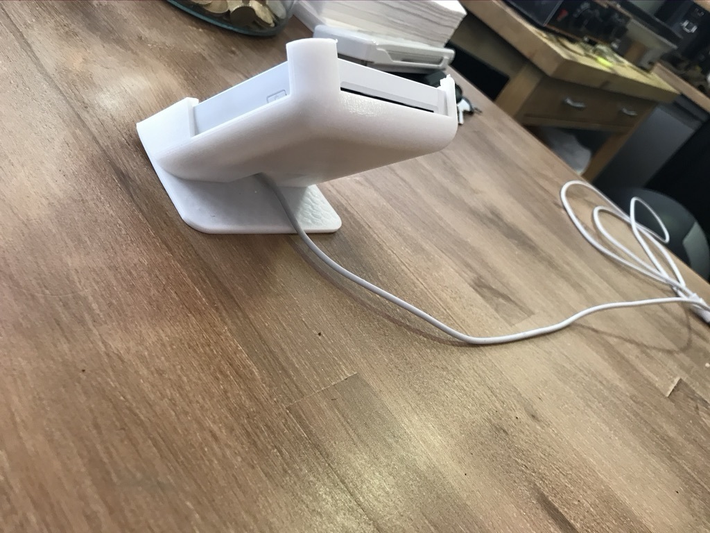 STL file SumUp card reader desk stand with cable cover 🔌 ・3D printing ...