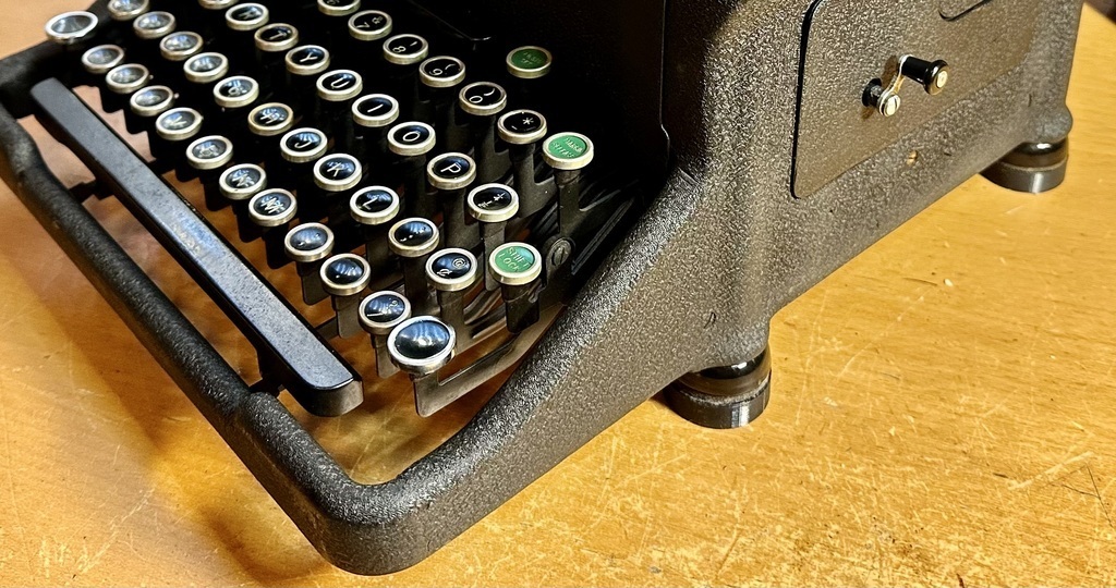 🦶 Underwood Typewriter Foot・Free 3D File for ・Cults