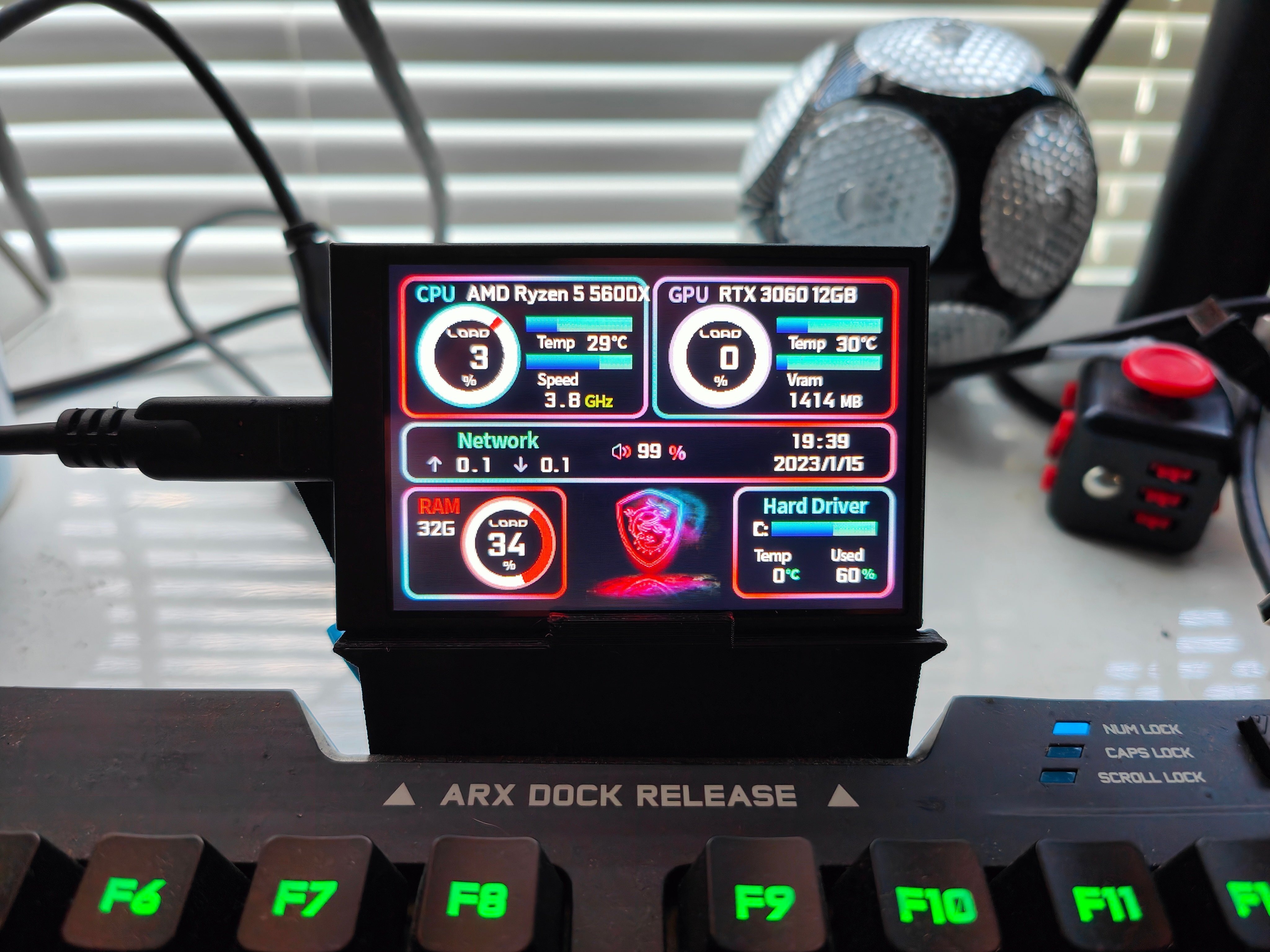 3D printed G910 Keyboard Phone Riser・Cults