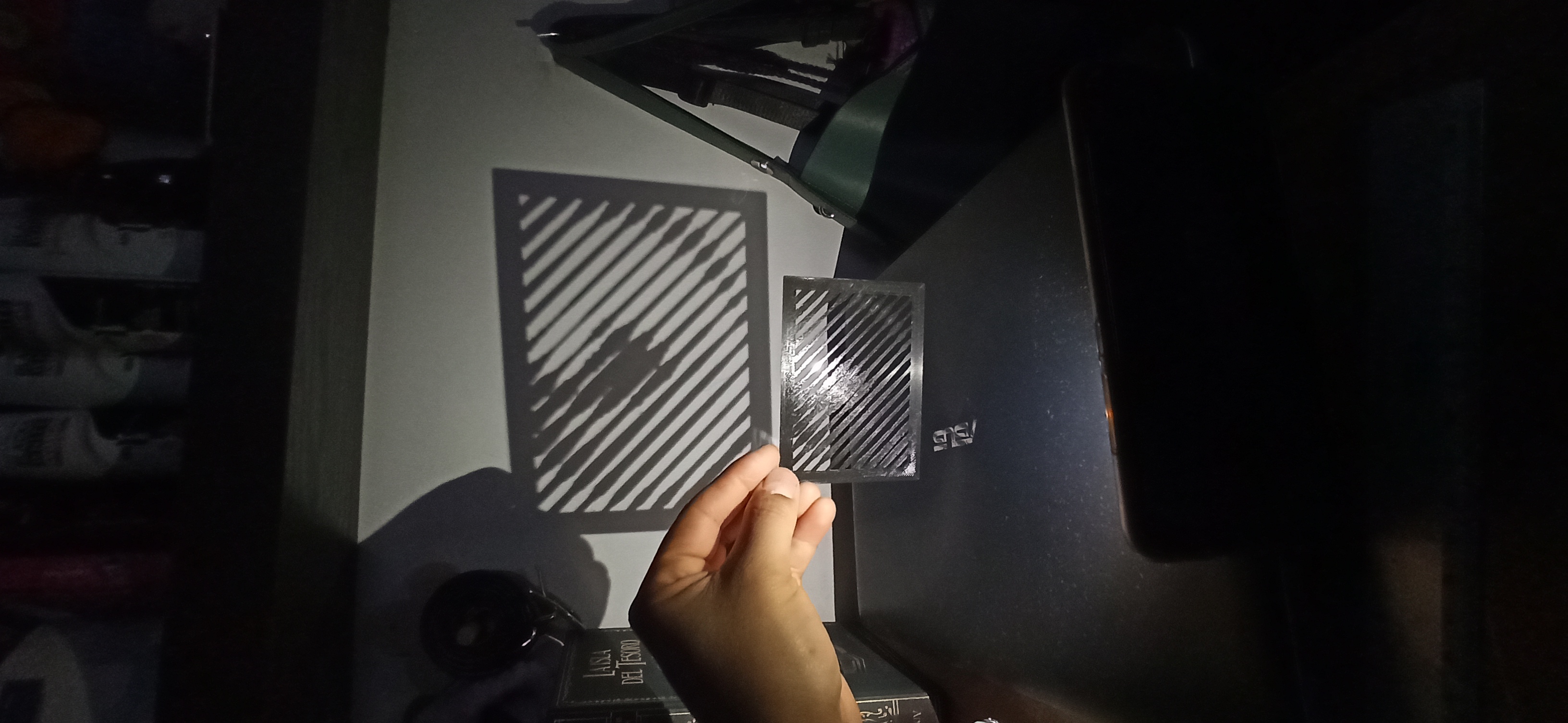 STL file Cat eye halftone 🐱 ・3D print design to download・Cults