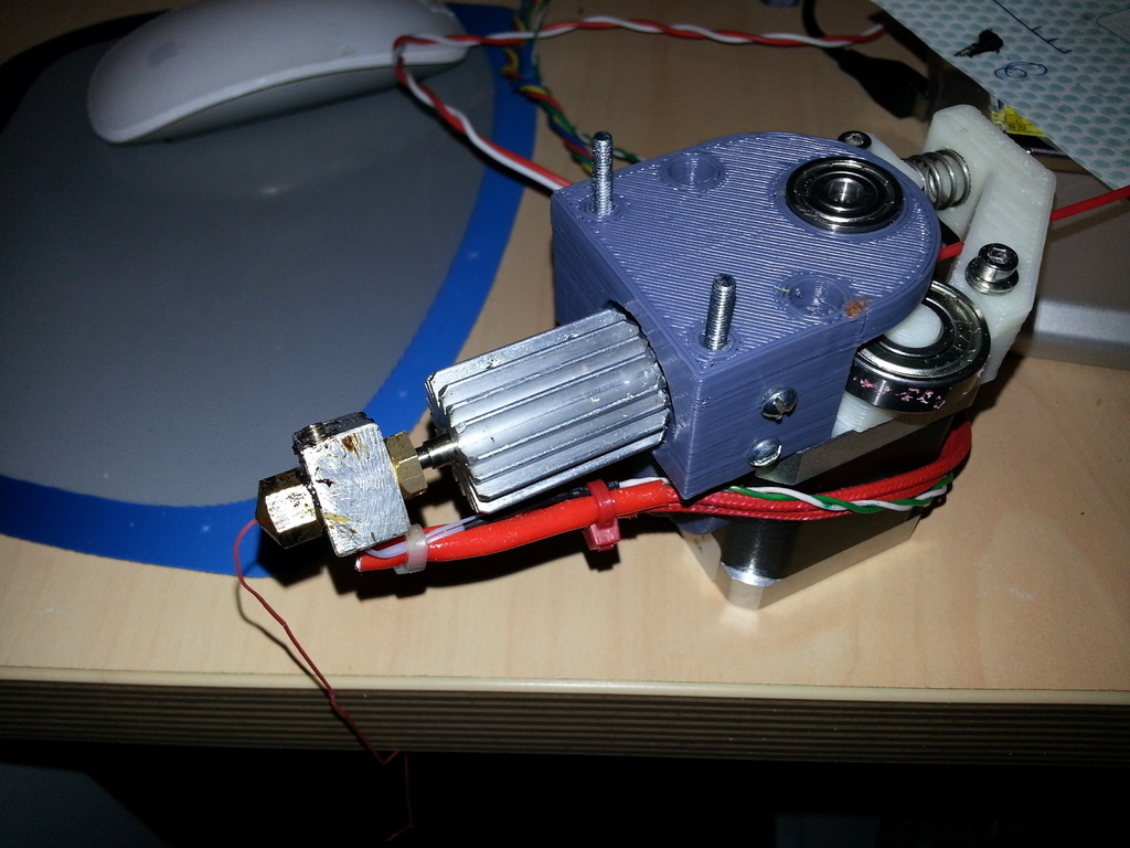 Free 3D file Direct drive mini extruder for Mini i3 👽 ・3D printable ...