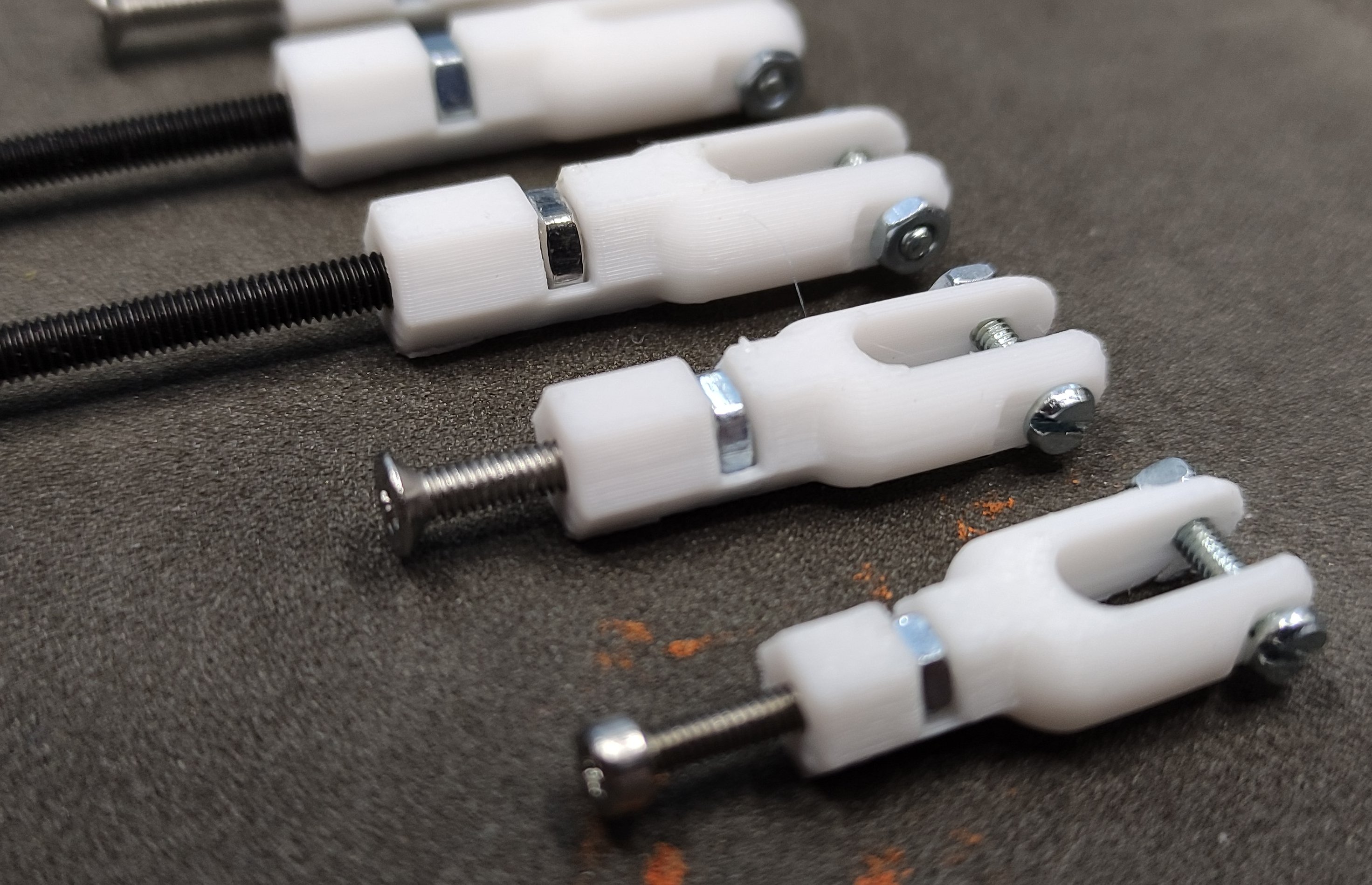 🚁 3D printable clevis M2 / M2.5 / M3 for RC planes・ STL File for ・Cults