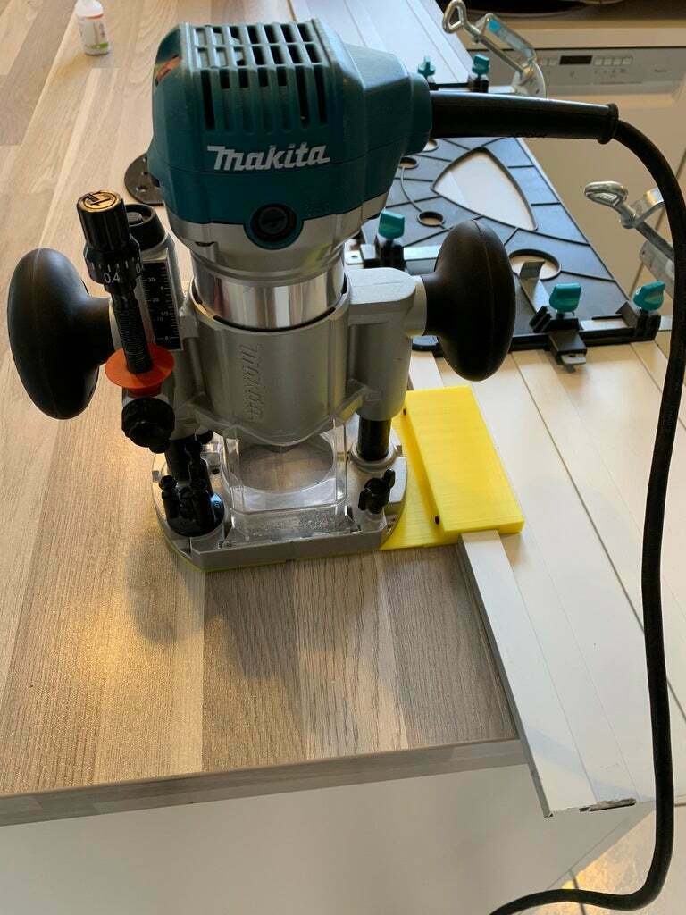 Free STL file Makita RT0700 plunge router plate for Wolfcraft track ...