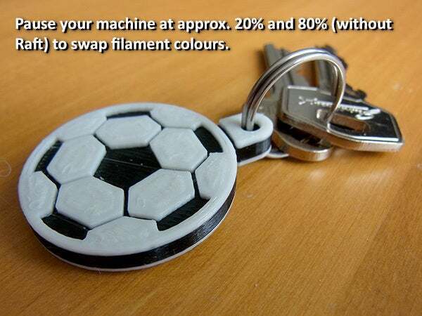 ⚽ Soccer Ball / Football Key Fob・Free STL File for ・Cults