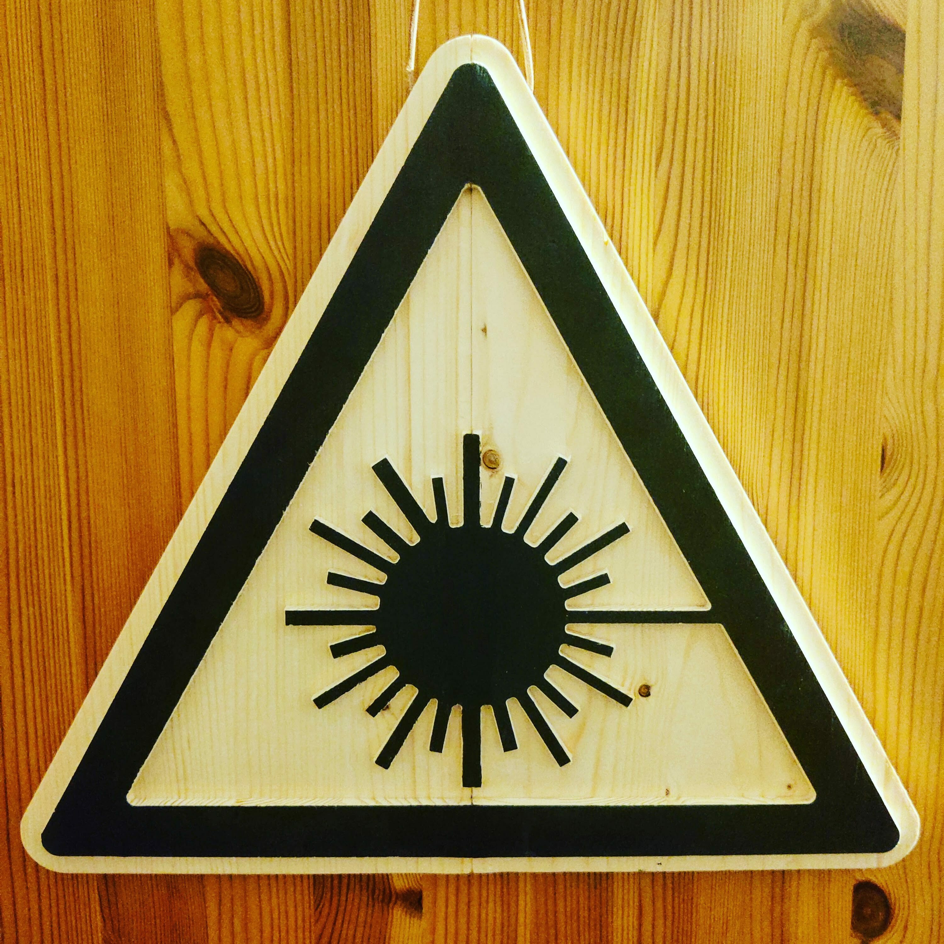 STL file Laser Warning Sign ⚠️ ・3D printable model to download・Cults