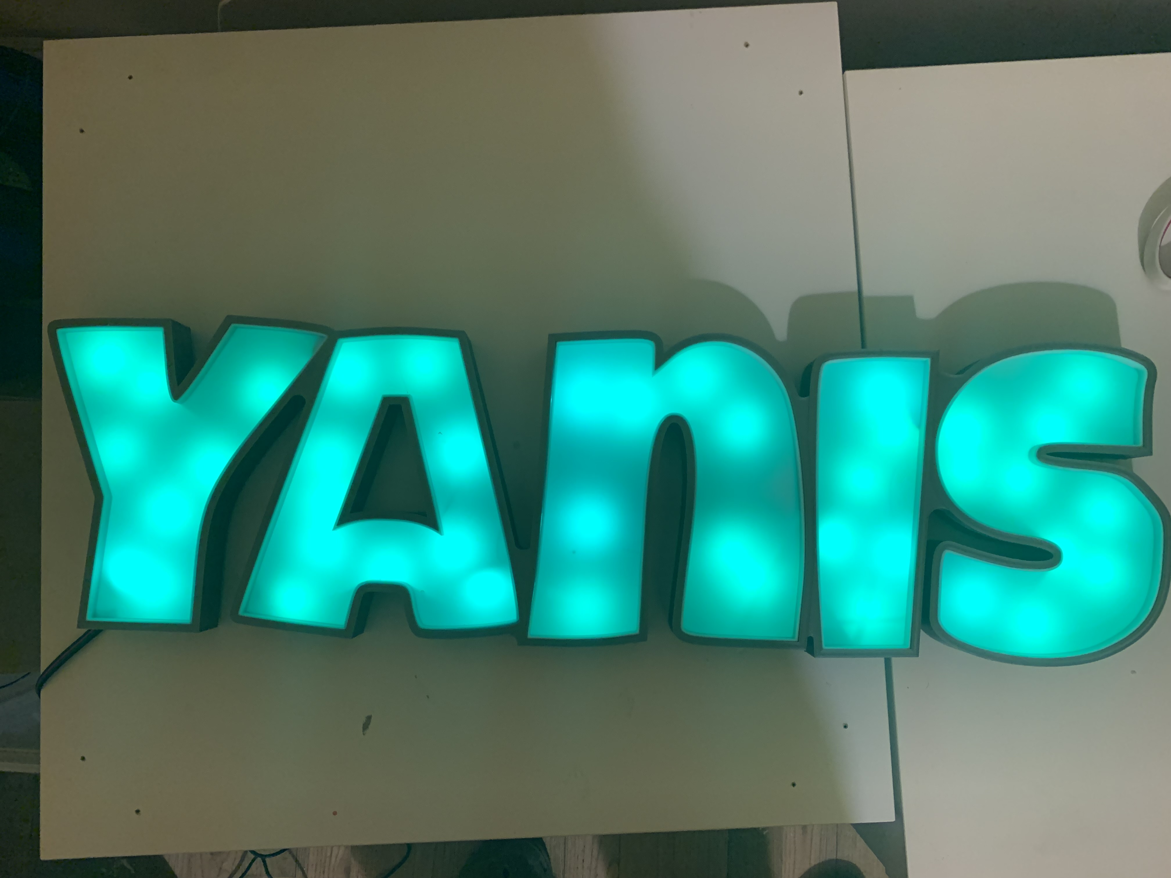 3D file YANIS LED name lamp 🔦 ・3D print model to download・Cults