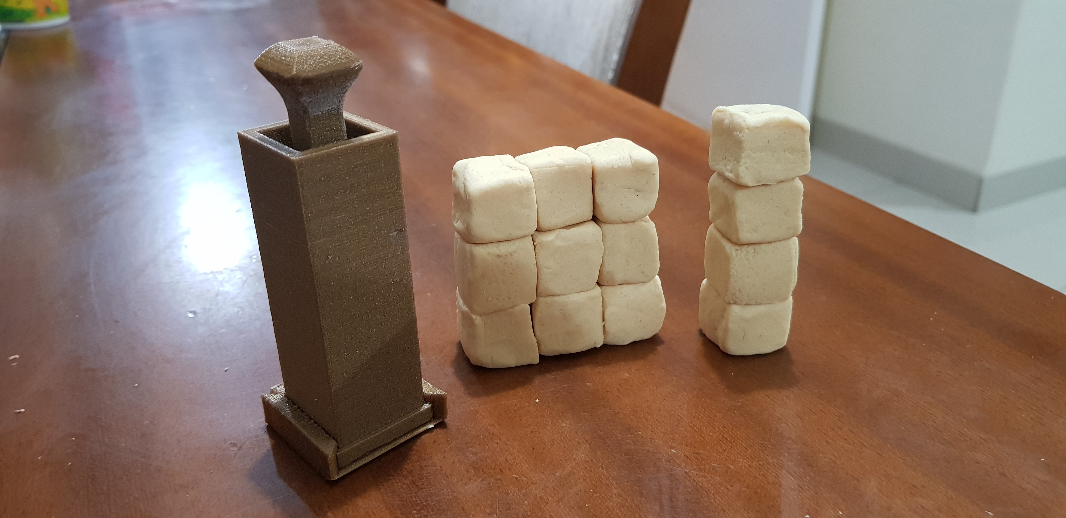 3D print Play Dough cube blocks mold・Cults