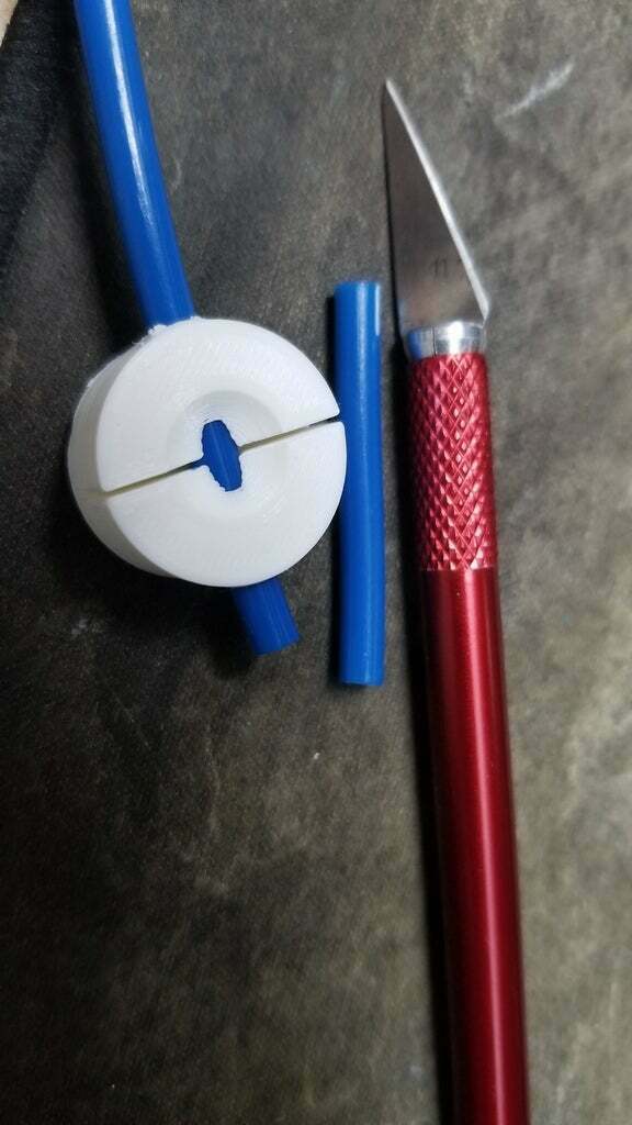 Free STL file Tube Cutter with Peephole easy fit 🔧 ・3D printable object ...
