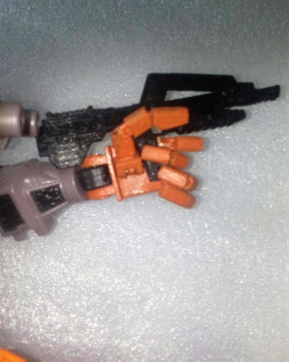 STL file Transformers Optimal Optimus Vintage Arm Shields, Weapon and ...