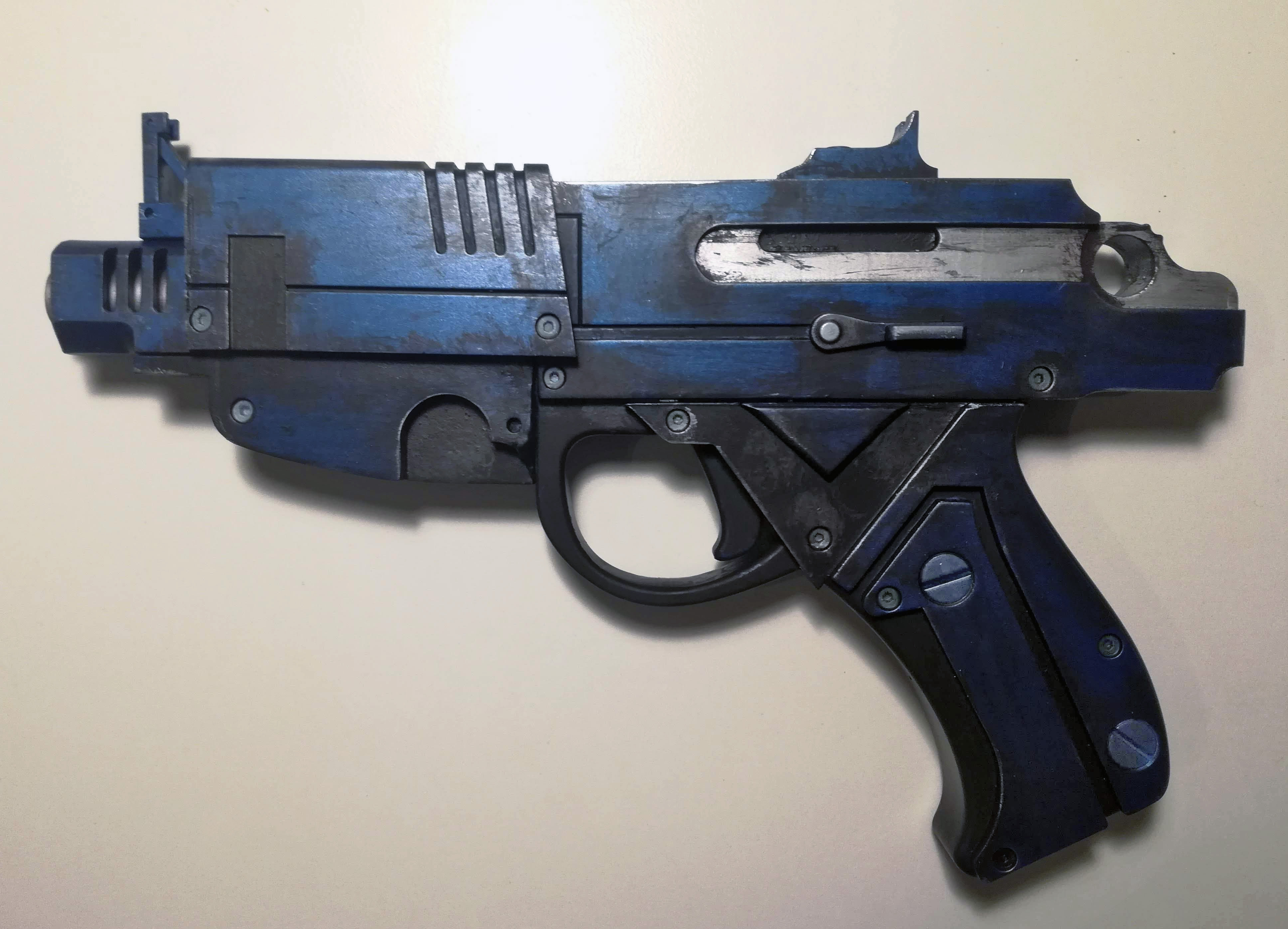 3D file Handgun from "Alien : Resurection" Replica 👽・Model to download ...