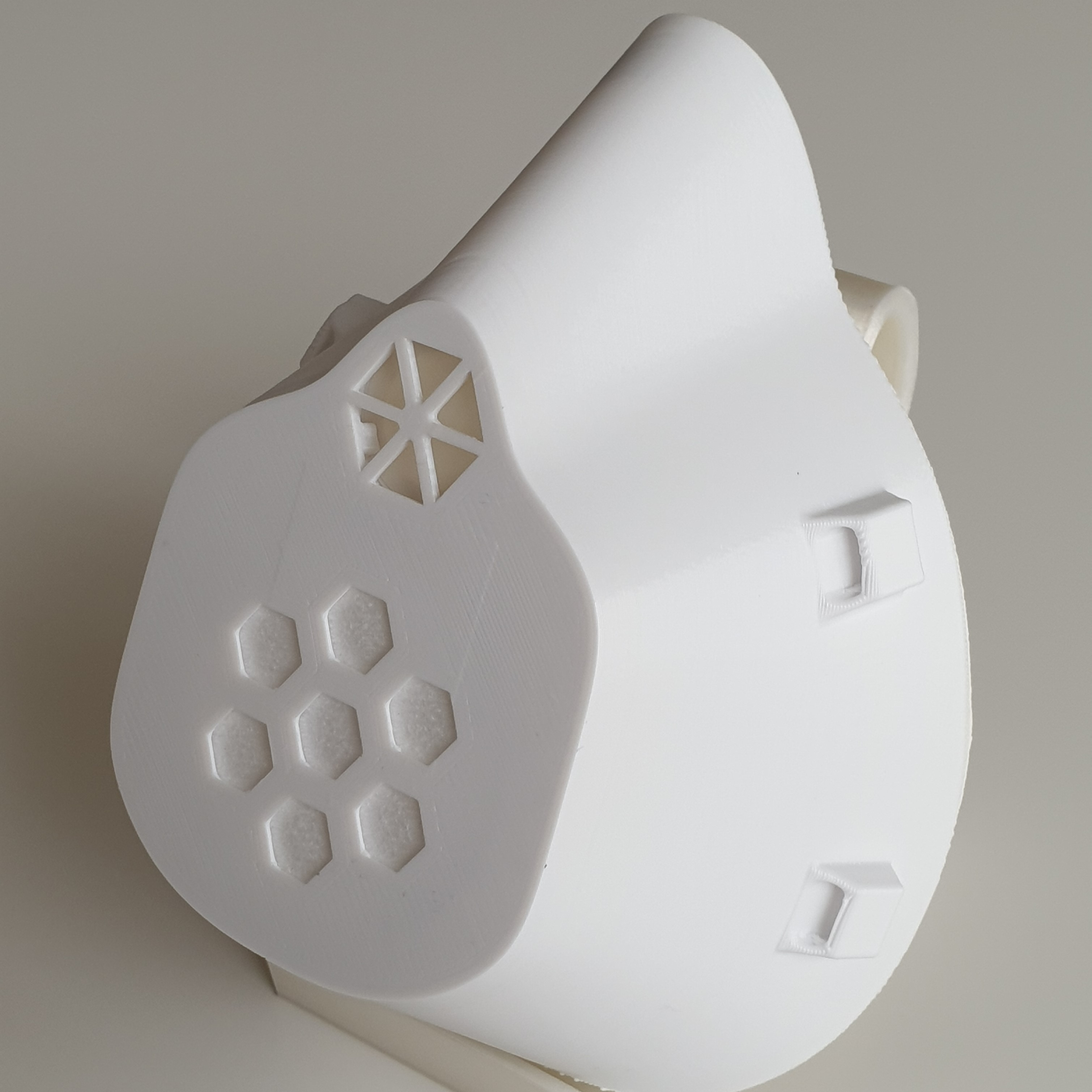 Free STL file Covid 19 Mask with/without Exhale Valve (2hrs print, no ...