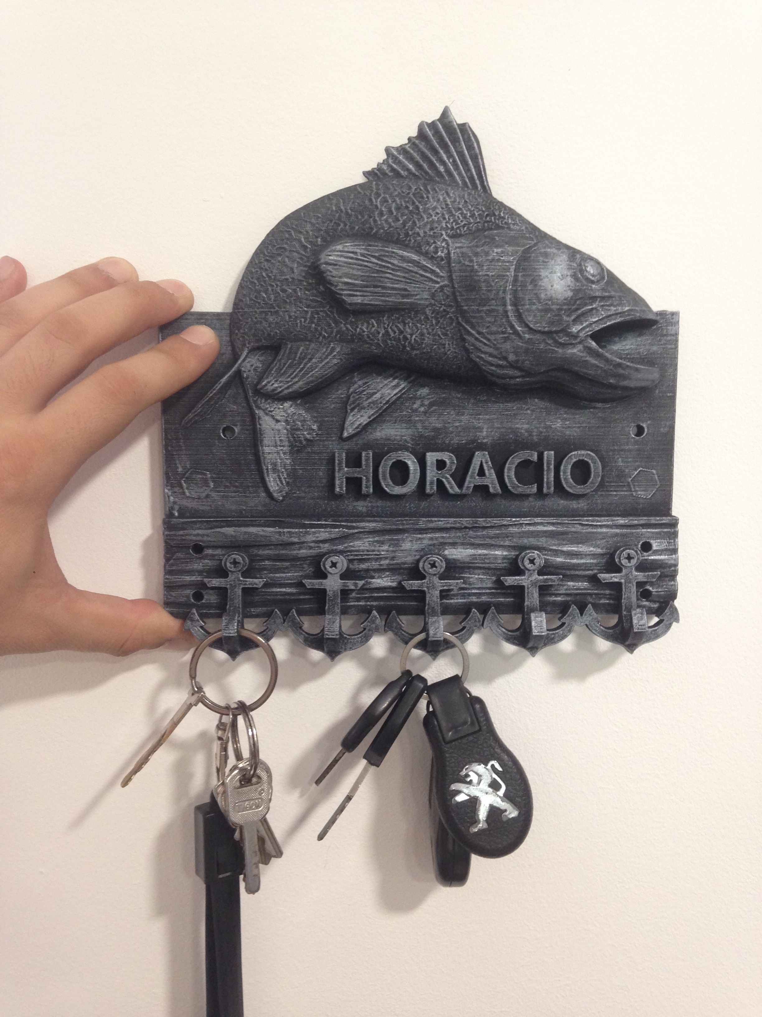 STL file Wall fish keychain 🐠・3D printable model to download・Cults