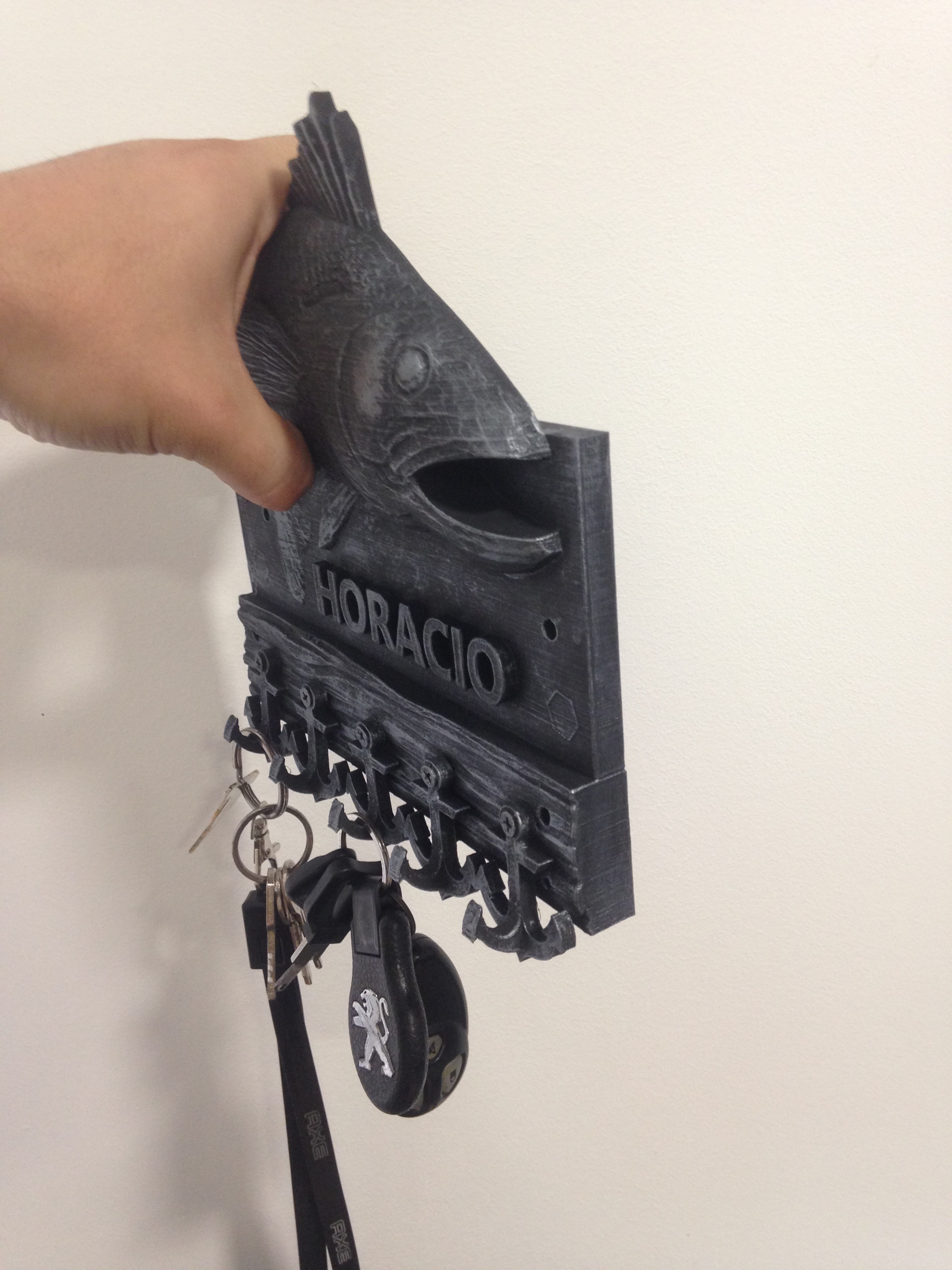 STL file Wall fish keychain 🐠・3D printable model to download・Cults