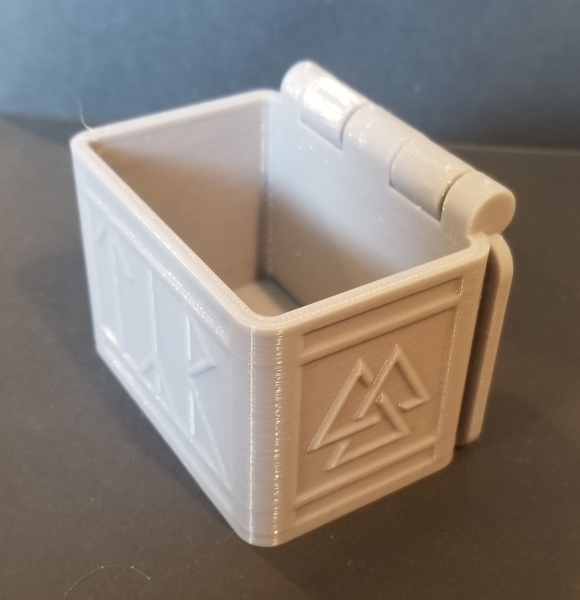 📦 Norse rune box with lid (single print)・Free STL File for ・Cults