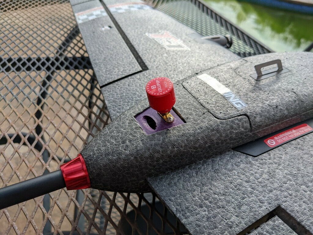 Free 3D file Heewing Ranger T1 rear hatch antenna mount 📶 ・3D printing ...