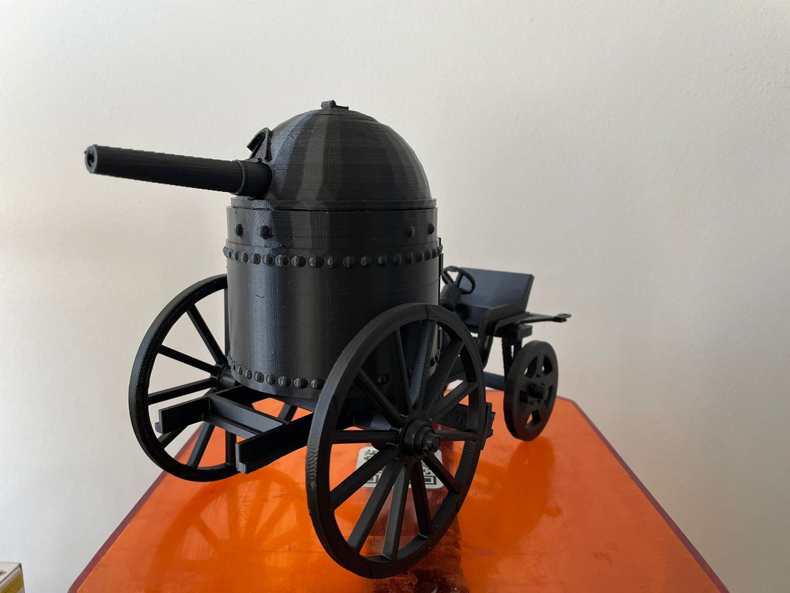 arquivo OBJ Cañón Krupp de 57mm montado en una cúpula rodante 👽 ・modelo ...