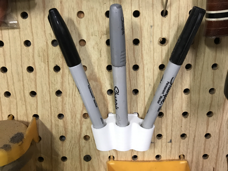 3D printed Sharpie holder for pegboard・Cults