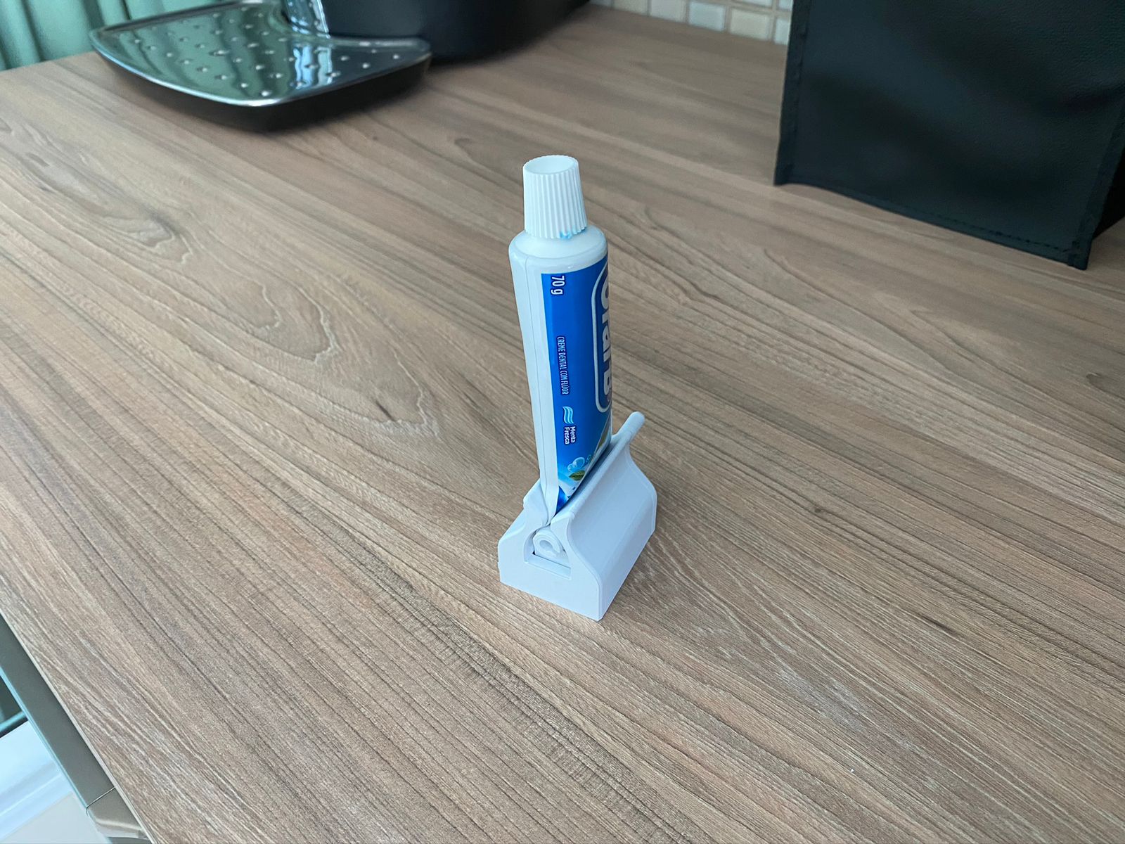 Free STL file Toothpaste Holder 🪥 ・3D printable model to download・Cults