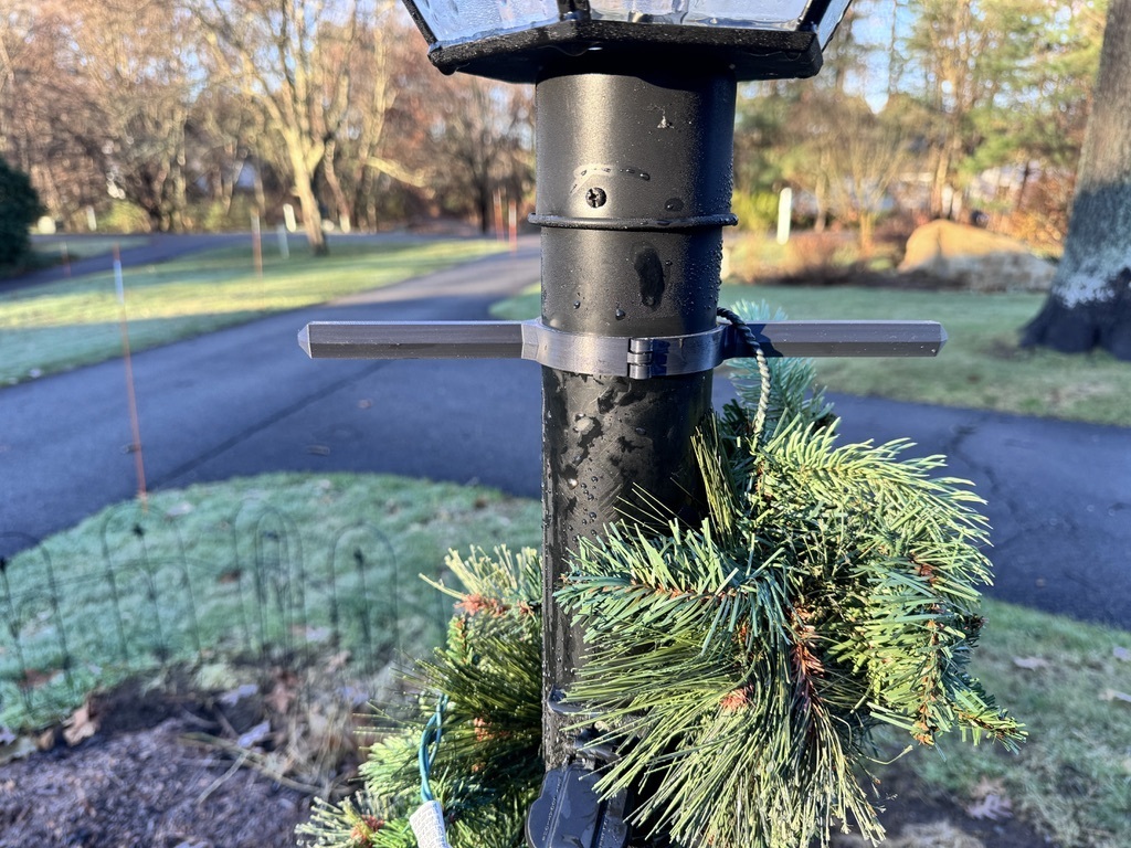 Free 3D file Cross Arm Collar for Lamp Posts ・3D printing model to ...