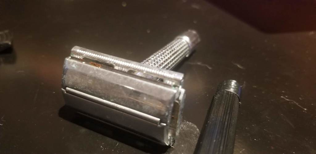 Free STL file Razor - Simple Double Blade Holder 🪒 ・3D printable object ...