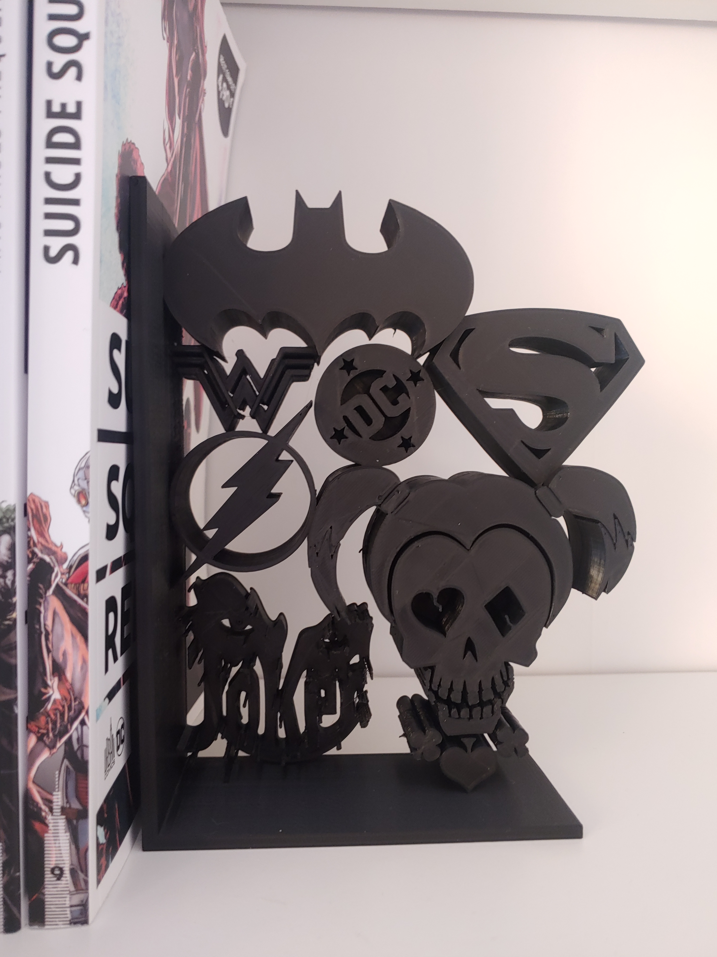📚 DC comics bookend・Free STL File for ・Cults