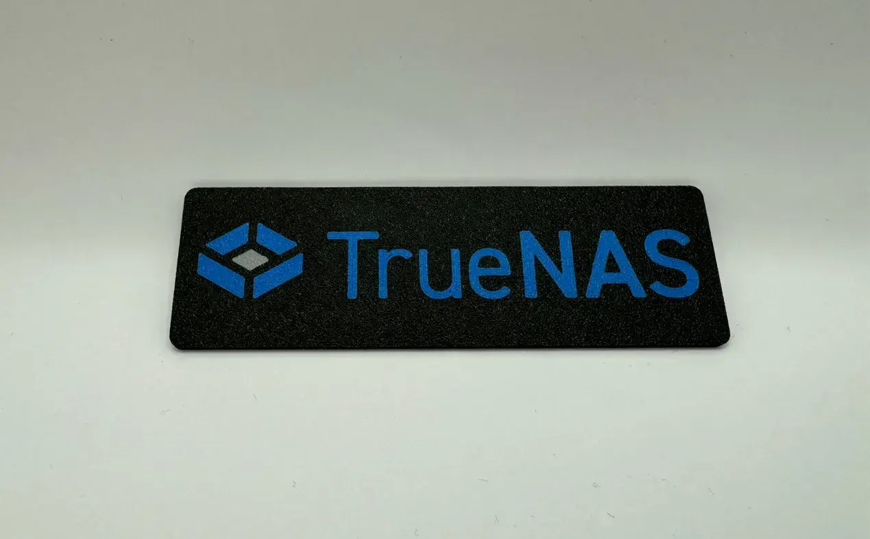 Archivo 3D gratis TrueNAS logo Badge/Plate 🖥️ ・Diseño por impresión en ...