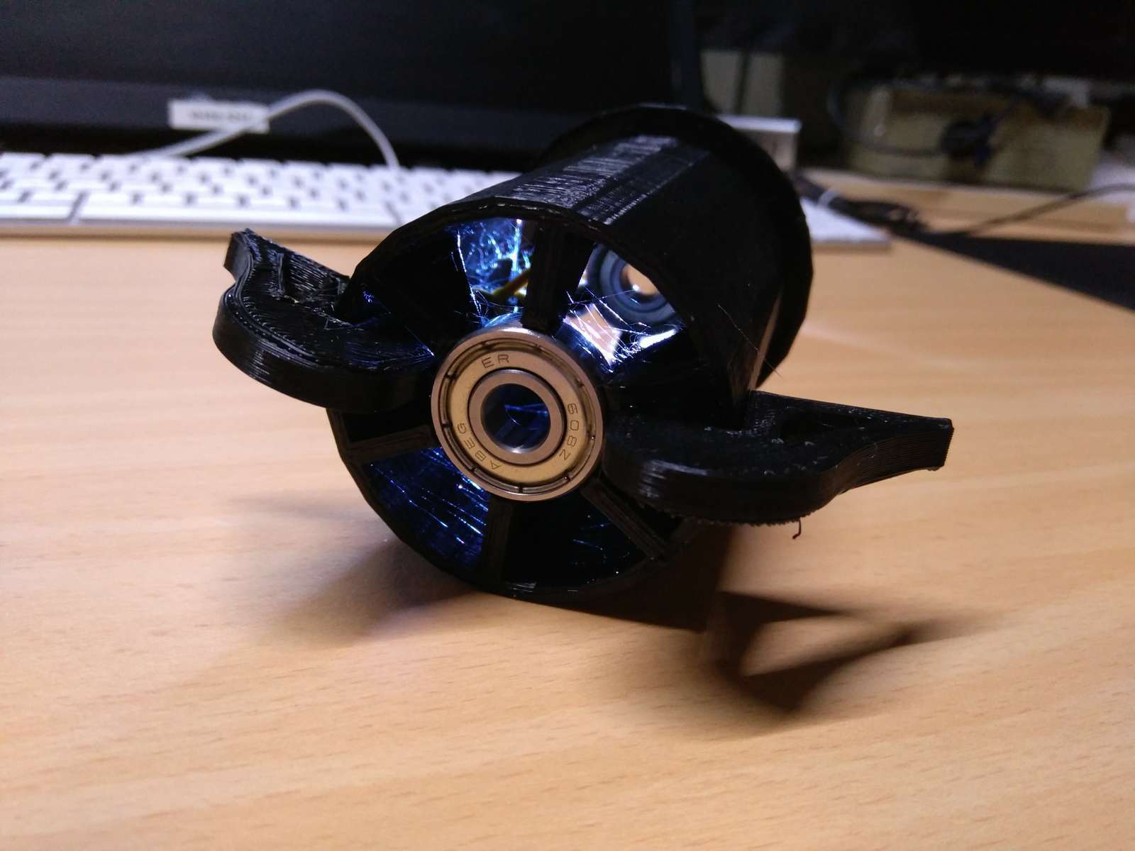 🪢 filament spool axle with spring-loaded clips・Free STL File for ・Cults