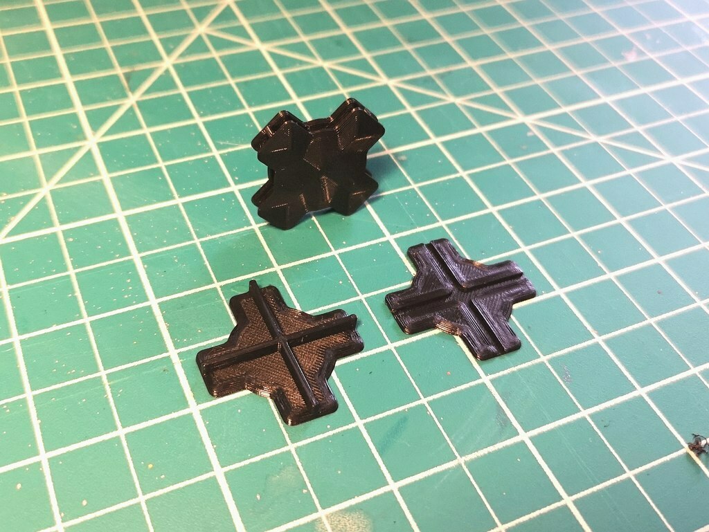 Free 3D file Board Game Tile Clips 🎲 ・3D print object to download・Cults