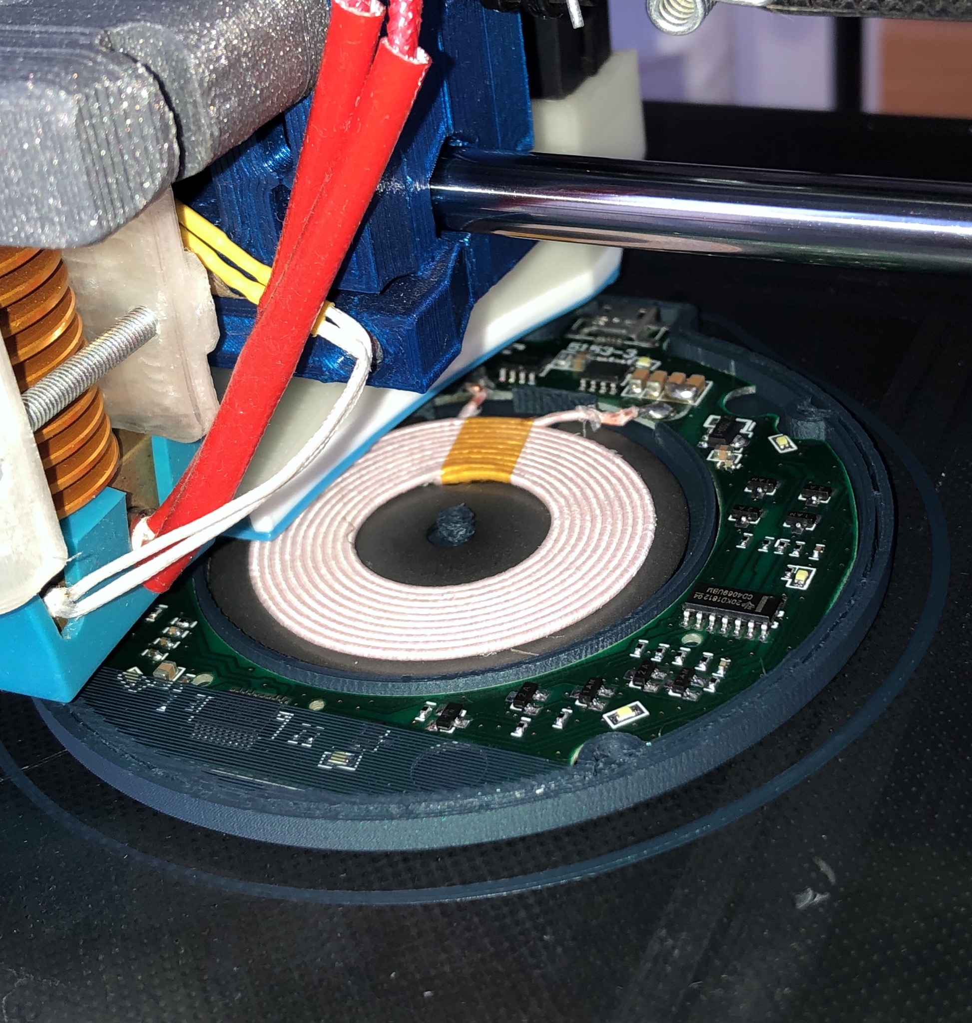 STL file QI WIRELESS CHARGER "style 5" 📞 ・Template to download and 3D ...