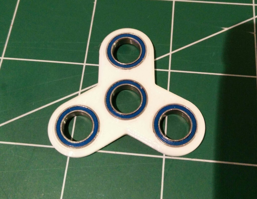 Free STL file Tiny Fidget Spinner for Kids 👌 ・3D print model to ...
