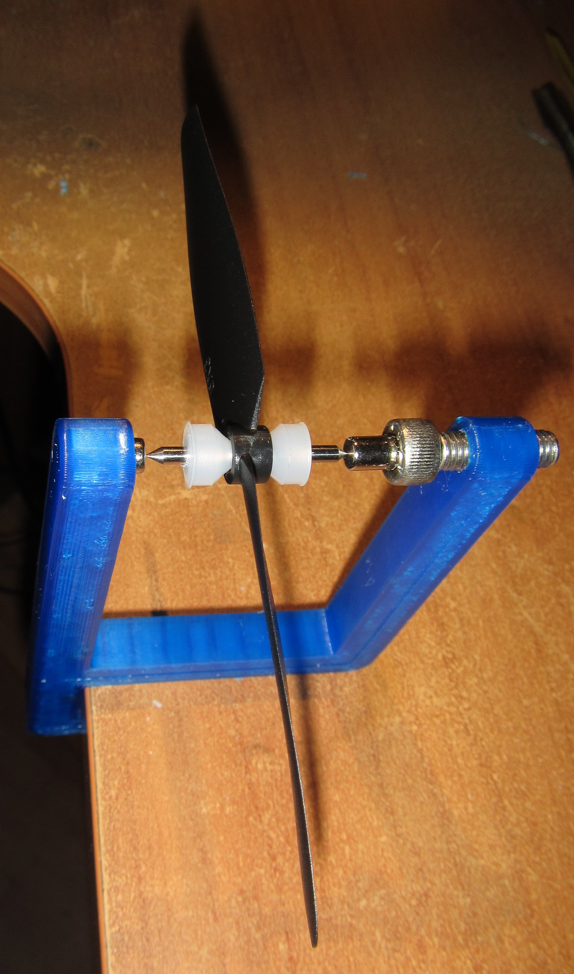 Free STL file Very simple yet accurate Magnetic Prop Balancer 🧲 (SCAD ...